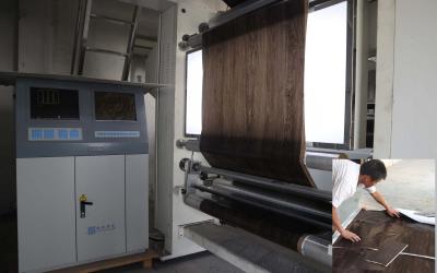 Cina Anti buccia di slittamento e vinile del bastone che pavimenta profondo di 2.0mm impresso in vendita