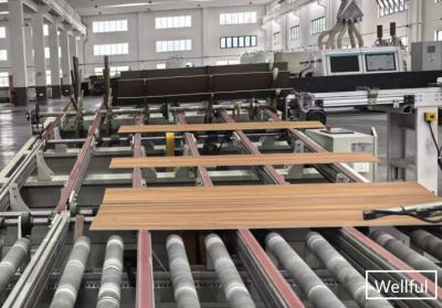 Cina Pavimentazione ad incastro SPC personalizzabile con spessore 4mm--6.5mm in vendita