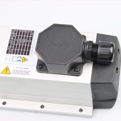 Cina 2.2kw 24000rpm Motore a fusione di raffreddamento idrico ER20 per macchine CNC in vendita