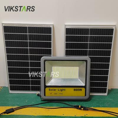 China 600w 800w Luzes solares de inundação Iluminação de estádio Iluminação exterior Refletores solares de alta potência à venda