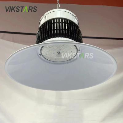 Cina 100W 150W 200W 250W Aluminum Fin LED High Bay Lights per illuminazione commerciale con riflettore in vendita