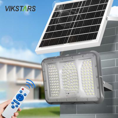 Cina Fari a LED solari 100W 200W 300W 400W ad alta vendita con lente in PC, illuminazione rurale per esterni IP65, luci solari da giardino impermeabili in vendita