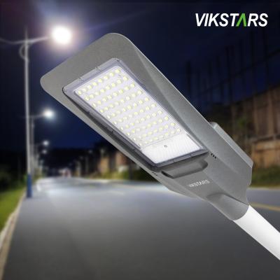 Cina Lampioni stradali a LED da 150W, lampade solari da 300W 500W per strade principali in vendita