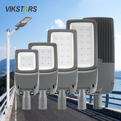 China Luzes de rua LED 50W 100W 150W 200W 240W Para projetos de alta qualidade 5 anos de garantia fácil de manter à venda