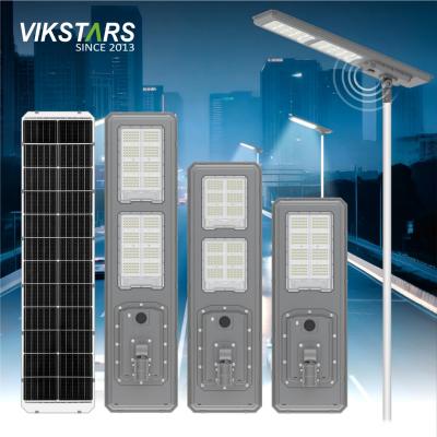 Китай Новая двунаправленная солнечная уличная лампа IP66 светодиодный солнечный садовый свет 600W 900W Все в одном солнечные ландшафтные огни продается