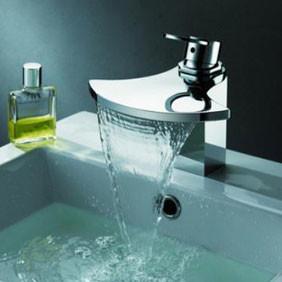China Contemporary Brass Bathroom Sink Faucet Chrome Finish T8016 for sale