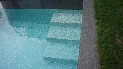Cina Tecnica Piastrelle di piscina in vetro in mosaico in Spagna Colori Spessore 4 mm A prezzi accessibili in vendita