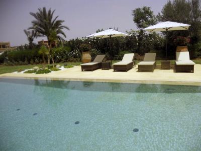 Cina Tecnica Piastrelle di piscina in vetro in mosaico in Spagna Colori Spessore 4 mm A prezzi accessibili in vendita