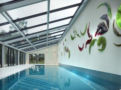 Cina Materiale da costruzione Piastrelle per piscina Infissi in vetro standard anti-slip adesivo in mosaico per stanza in vendita