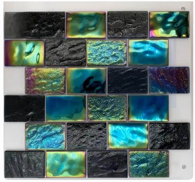 Cina Piastrella per piscina in mosaico di vetro blu iridescente con dimensioni del foglio lucido di 306x306 mm in vendita