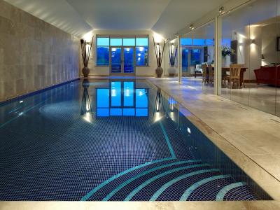 Cina Piastrelle di pavimento Glittering piscina all'aperto Mosaico con 123 disegno modello 306x306MM in vendita