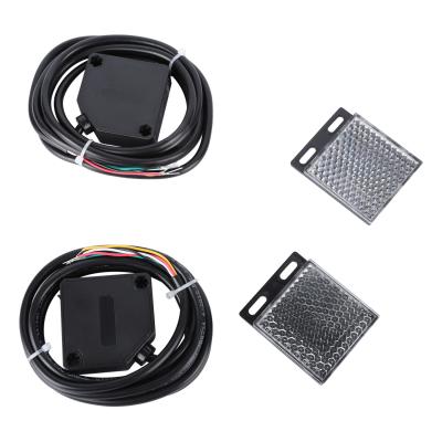 China Reflective IR Sensor for Roller Shutter Doors | 7m Range | Solid Relay Output | 10–30V DC for sale