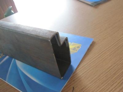 Cina Sezione vuota d'acciaio rettangolare del nero di precisione IS1161 lubrificata leggermente, di diametro basso in vendita