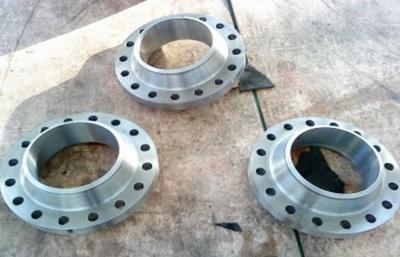 Cina L'ingranaggio ha forgiato le flange della saldatura dell'incavo delle flange DN600 dell'acciaio per, pezzo fucinato libero in vendita