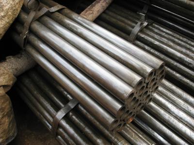 Cina ASME verniciato SA213/ASTM 3000 millimetri di ferrite senza cuciture e tubi austenitici dell'acciaio legato per il surriscaldatore in vendita