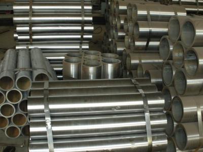 Cina La metropolitana idraulica dei tubi di acciaio senza cuciture di ST37.4 EN10305 smerigliatrice il tubo d'acciaio per automobilistico in vendita
