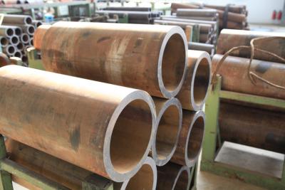Cina Tubi di acciaio senza cuciture del cilindro idraulico ST37 EN10305 DIN1630, parete spessa Tubings in vendita