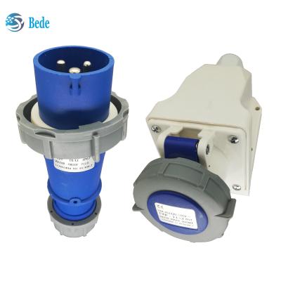 Cina Industrial Plug Socket 16 Amp 220V-250V 3Pins Wall Mounting Type For Industrial Equipment in vendita