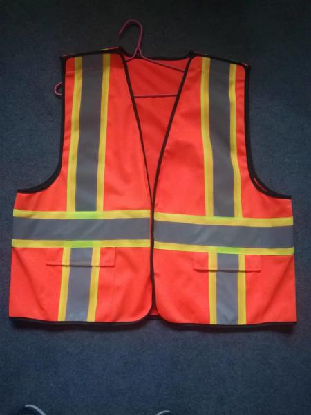 Quality Custom Hi Vis Vests M-3XL 120 Gram Construction Safety Vests With Pockets for sale