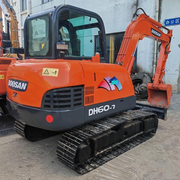 Quality DH60 Dx60 Dh6 Used Doosan Excavator Second Hand Excavator 5.5 Ton for sale