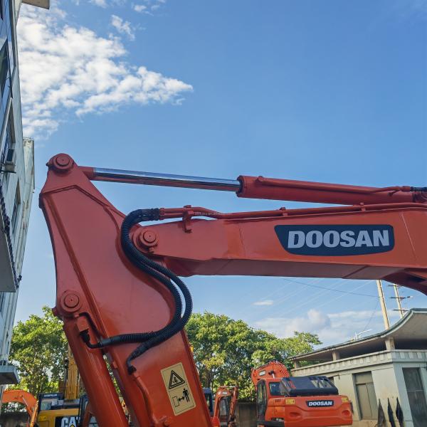 Quality DH60 Dx60 Dh6 Used Doosan Excavator Second Hand Excavator 5.5 Ton for sale