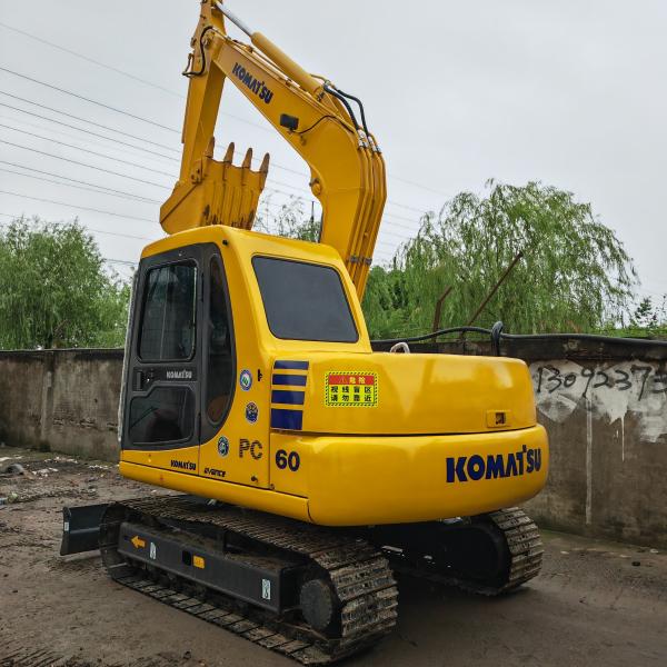 Quality Yellow Mini Used Excavator 6T Second Hand Komatsu Pc60 Original Color for sale