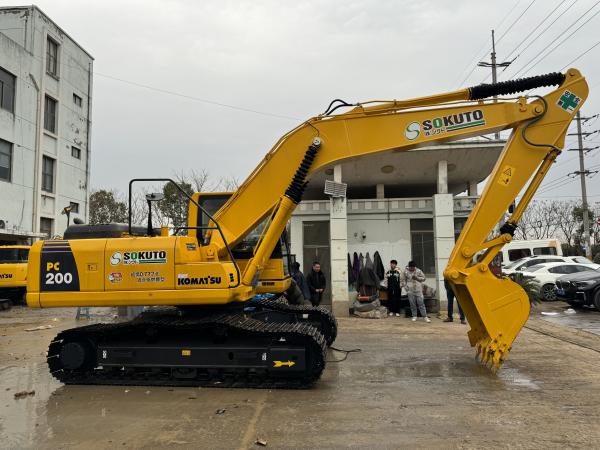 Quality 20 Ton Second Hand Digger Komatsu PC200 Excavator Crawler Type for sale