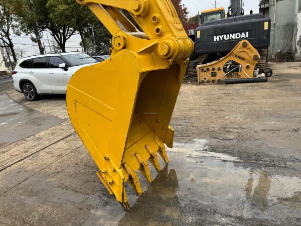 Quality 20 Ton Used Komatsu Pc200 Used Construction Machinery 1.2m3 Bucket for sale