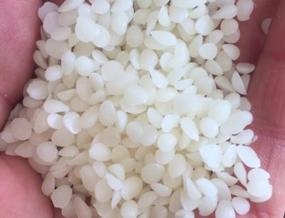 Cina Il triplo naturale ha raffinato le pastiglie bianche decolorate della cera d'api per i balsami del corpo della pelle in vendita