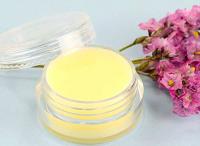 China Blusher Yellow Beeswax Pellets For Stick Deodorants for sale