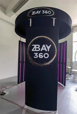 Cina Cerchio quadrato 360 Photo Booth Enclosure Sfondo con luci a led e tessuto in vendita