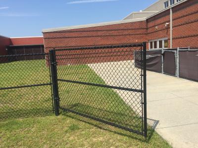 中国 装飾的な金属ポリ塩化ビニールを囲う3.5mm 60x60mmワイヤー チェーン・リンクは1.5mに塗った 販売のため