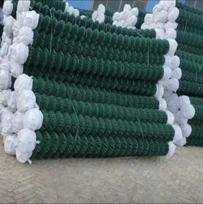 China Hot Dip Galvanized Cyclone Wire Mesh Fencing 8 Ft Roll Pvc Voor de Filippijnen for sale