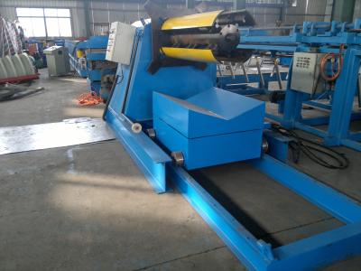 China CNC Controlesysteem Hydraulische Uncoiler die voor Dakcomité Broodje Machine vormen Te koop