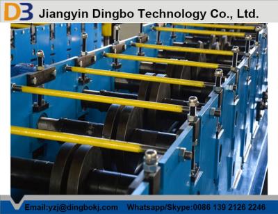 Cina Cr12 rotolo d'acciaio di perforazione del Purlin di forma di materia C che forma macchina in vendita