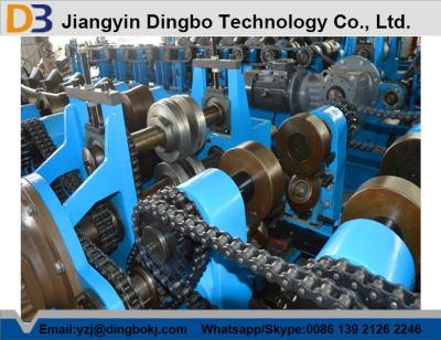 China rolo do Purlin do feixe do caminhão do motor 22kw que forma a máquina com a caixa de engrenagens conduzida à venda