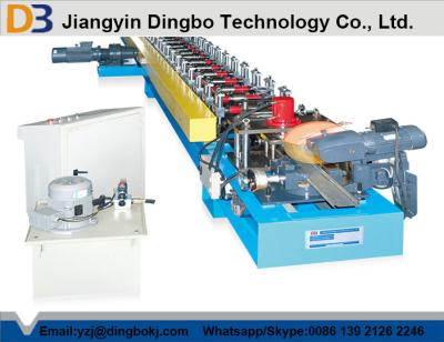 Cina Rotolo della struttura di sportello del rullo della lamiera di acciaio di colore che forma macchina 5.5KW in vendita