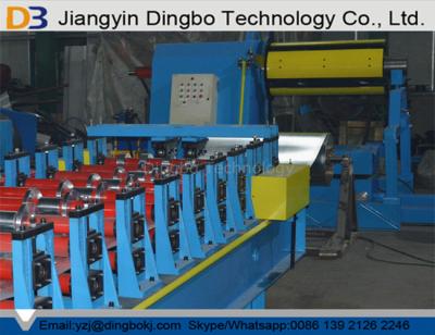 China Rolo de aço material do Decking do assoalho do telhado do metal 45# do rolo que forma a máquina para a construção com movimentação Chain à venda