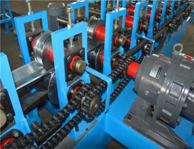 China Automatische Änderung CZ-Purlin-Rolle, die Maschine mit Ketten-Kraftübertragungssystem bildet zu verkaufen