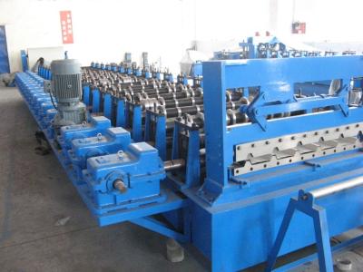 中国 経済的な屋根パネル ロール成形機 PLC 制御システムを有する壁と屋根工事 販売のため