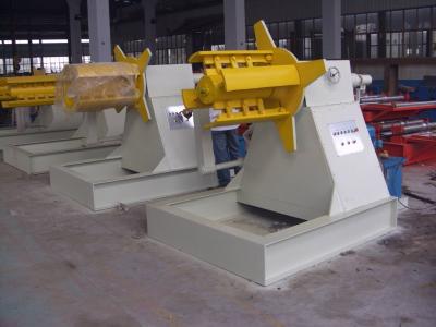 中国 CNCの制御システムが付いている機械を形作る油圧Uncoilerの屋根のパネル ロール3つのKWの 販売のため