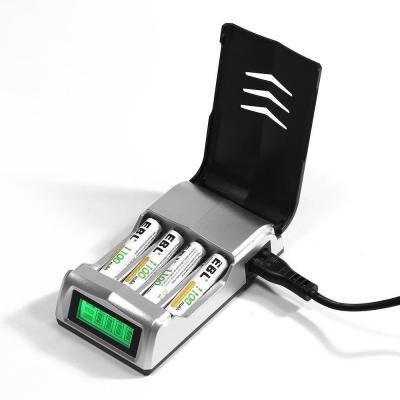 Cina Caricatore astuto della batteria ricaricabile della scanalatura LCD della rapida 4 per la batteria di aa AAA NiMH NiCD in vendita