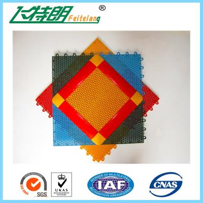 Cina Stuoie di gomma di collegamento all'aperto del campo da giuoco smontabile dei pp 250x250x12.7cm in vendita