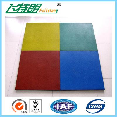 Cina Stuoia di gomma proteggente della sicurezza dei bambini per un campo da giuoco 500 del X.500 X.25 cm in vendita