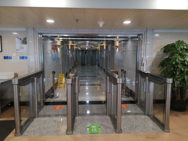 SS304 Easygateのキャビネットの振動速度ゲート550mmチャネル2