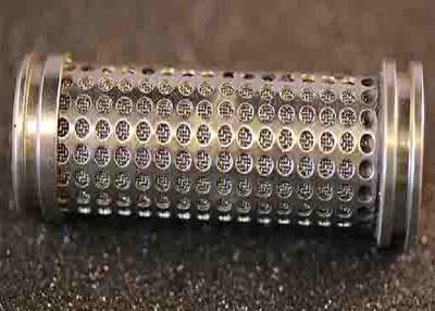 中国 化学工業のための0.8mmの厚さ4mmの穴の金網の浄水器 販売のため