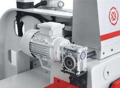 Cina Il singolo strappo verticale automatico ha visto le velocità di alimentazione delle macchine per la lavorazione del legno 7 - 25m/min in vendita