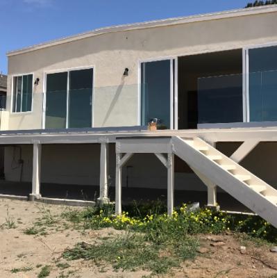 China Exterior frameless glass balcony railings aluminum u channel base for sale