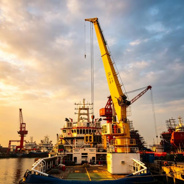 Quality Full Electric Offshore Crane with Active and Passive Heave Compensation and Modular Design for Marine Vessels & Platforms for sale