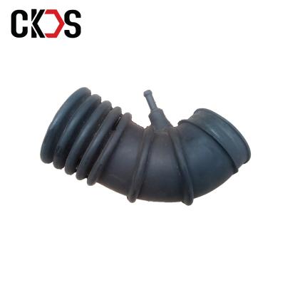 China Air Hose 16575-Z5616 Z5619 Japanese Truck Spare Parts for Nissan UD PKB210 PKC 16575-Z5563 S1722-01350 OEM Pipe Tube for sale